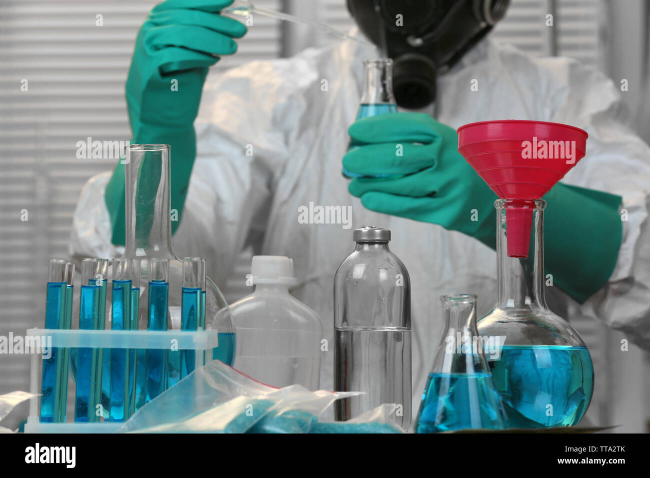 Chemist working in drug laboratory Stock Photo - Alamy