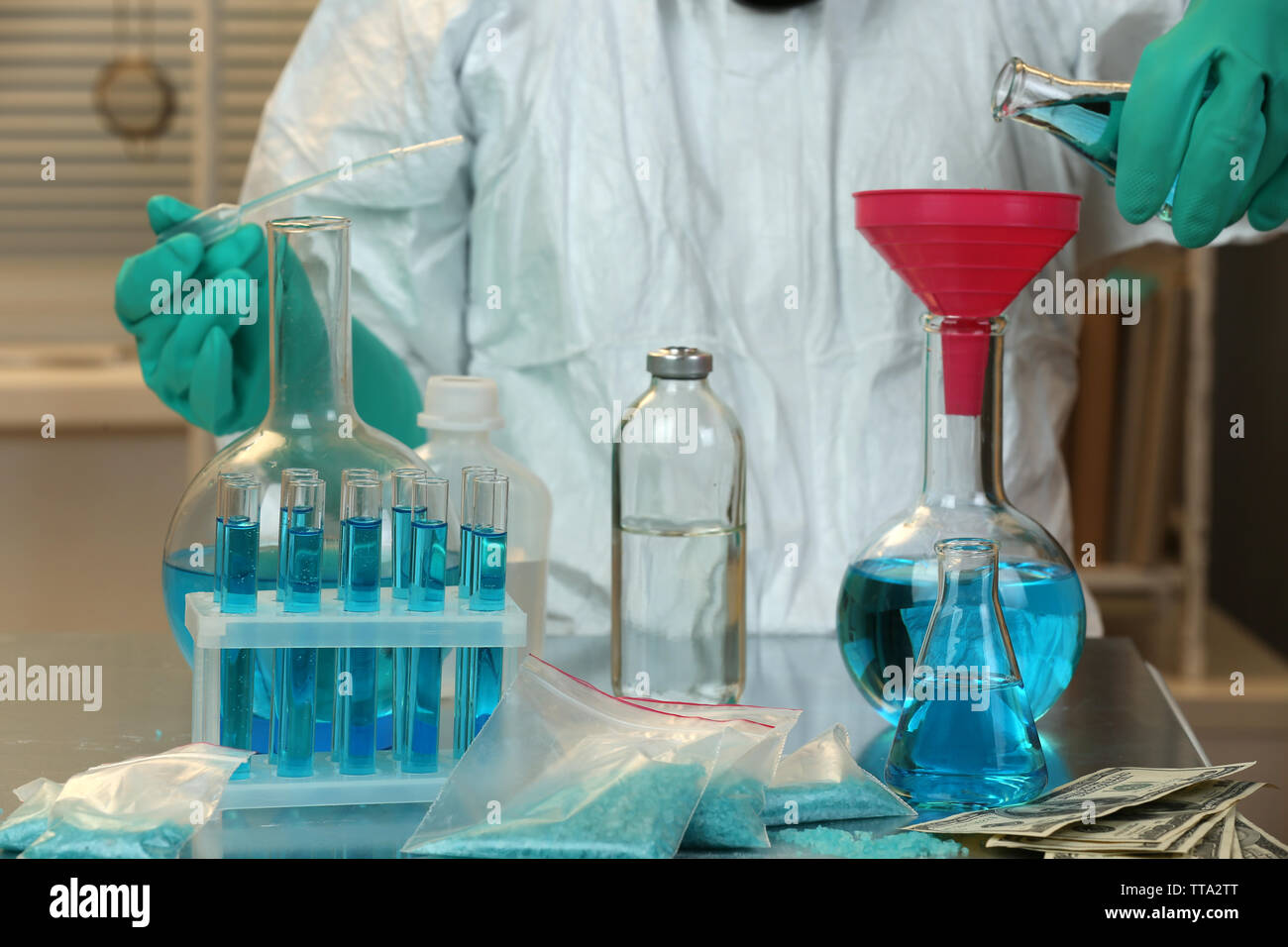 Chemist working in drug laboratory Stock Photo - Alamy