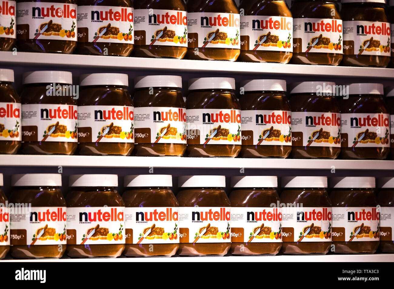 Cocoa cans hi-res stock photography and images - Alamy