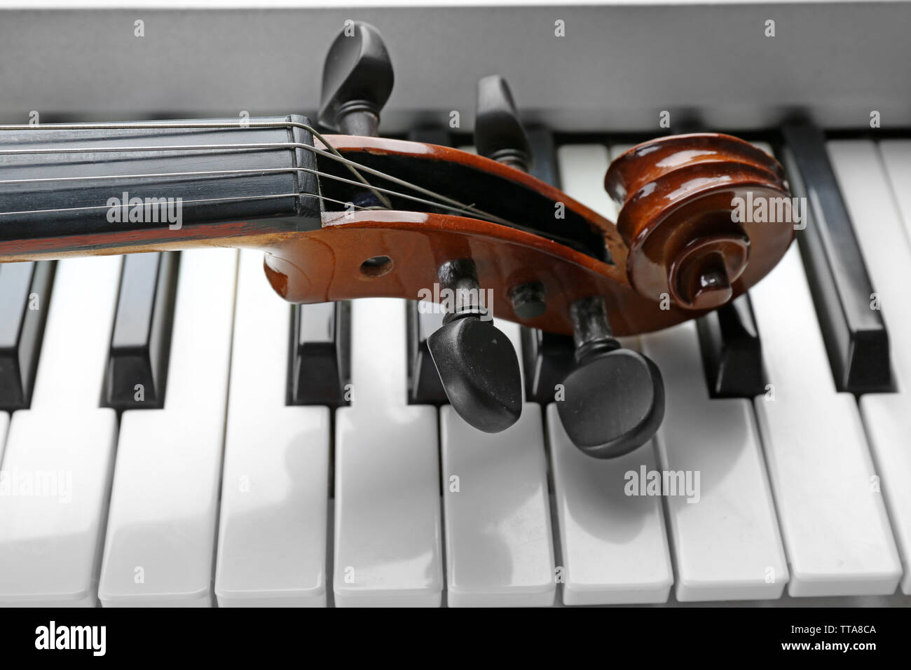 Violin and piano close up Stock Photo - Alamy