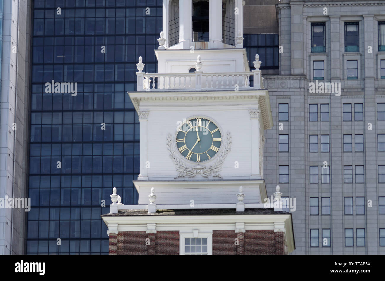 Clock tower independence hall hi-res stock photography and images - Alamy