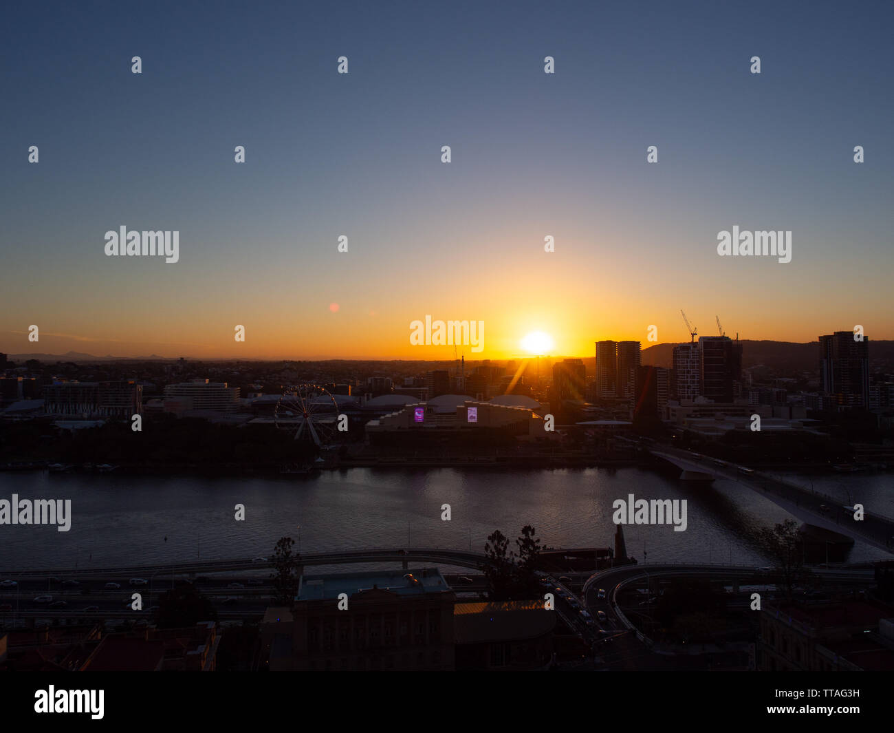Sunlight city hi-res stock photography and images - Alamy