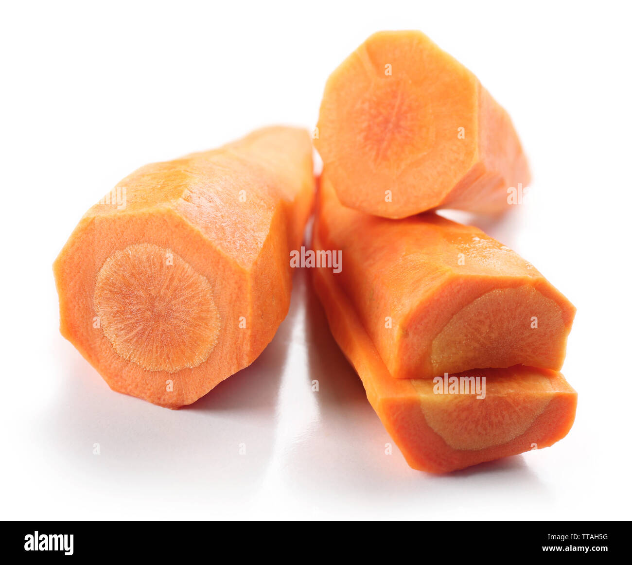 Peeled and sliced carrot isolated on white Stock Photo - Alamy