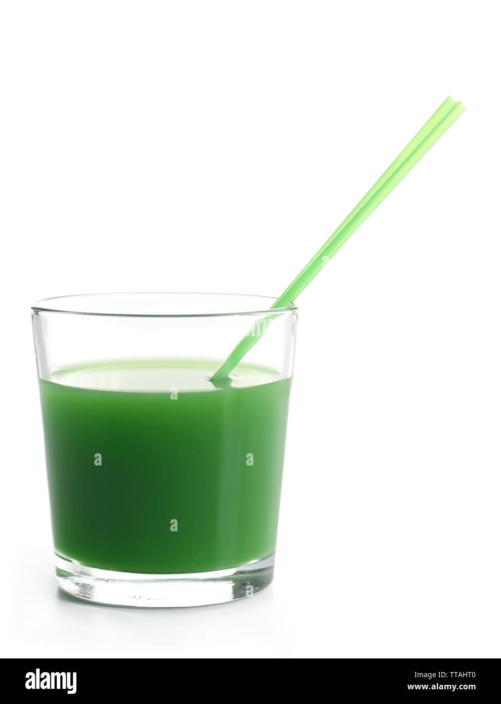 Glass of spinach juice isolated on white Stock Photo - Alamy