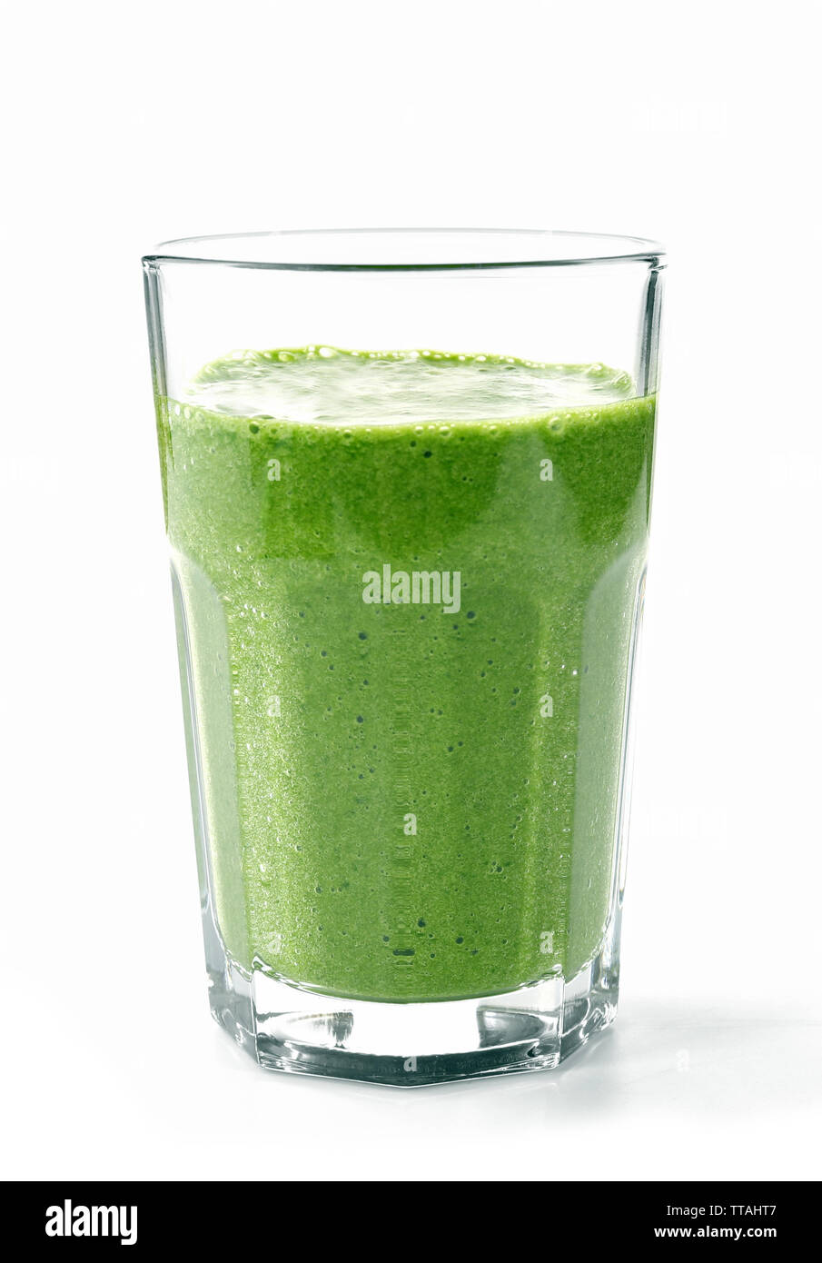 Glass of spinach juice isolated on white Stock Photo - Alamy
