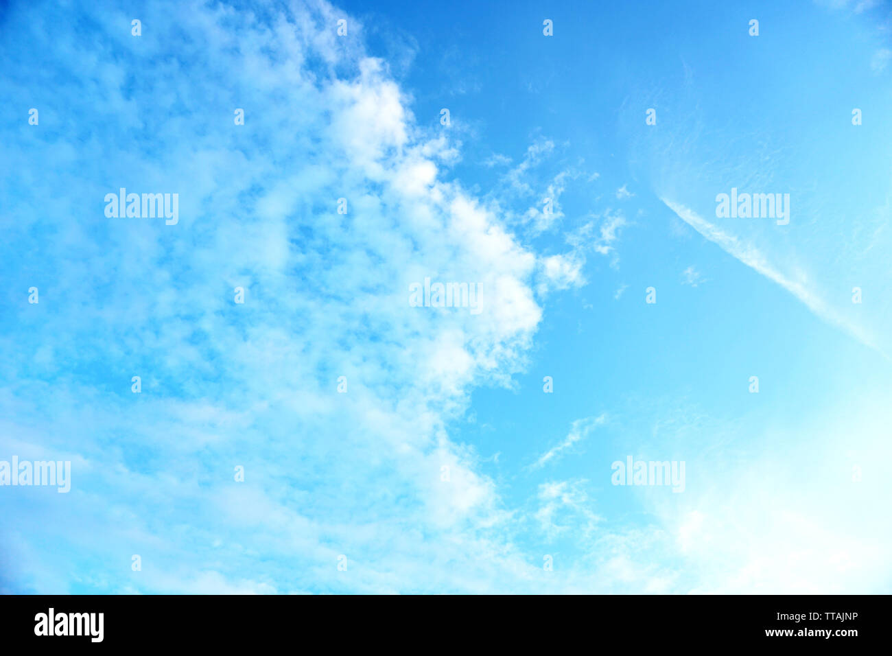 Sky background blue sky hi-res stock photography and images - Alamy