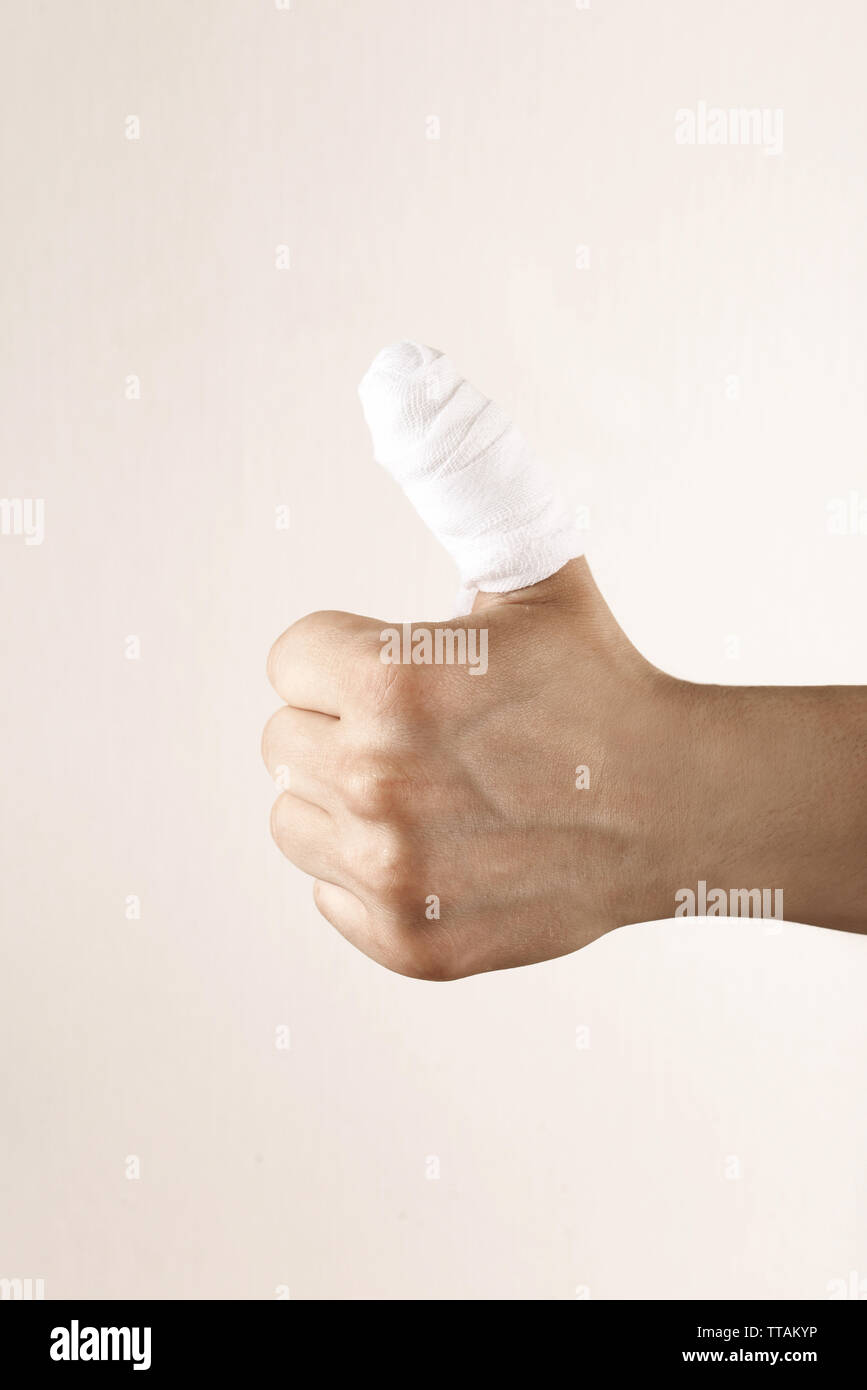 Bandaged Thumb Stock Photos & Bandaged Thumb Stock Images - Alamy