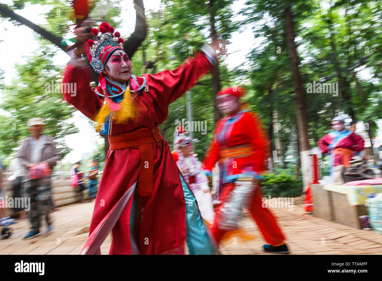 Traditional chinese opera hi-res stock photography and images - Alamy