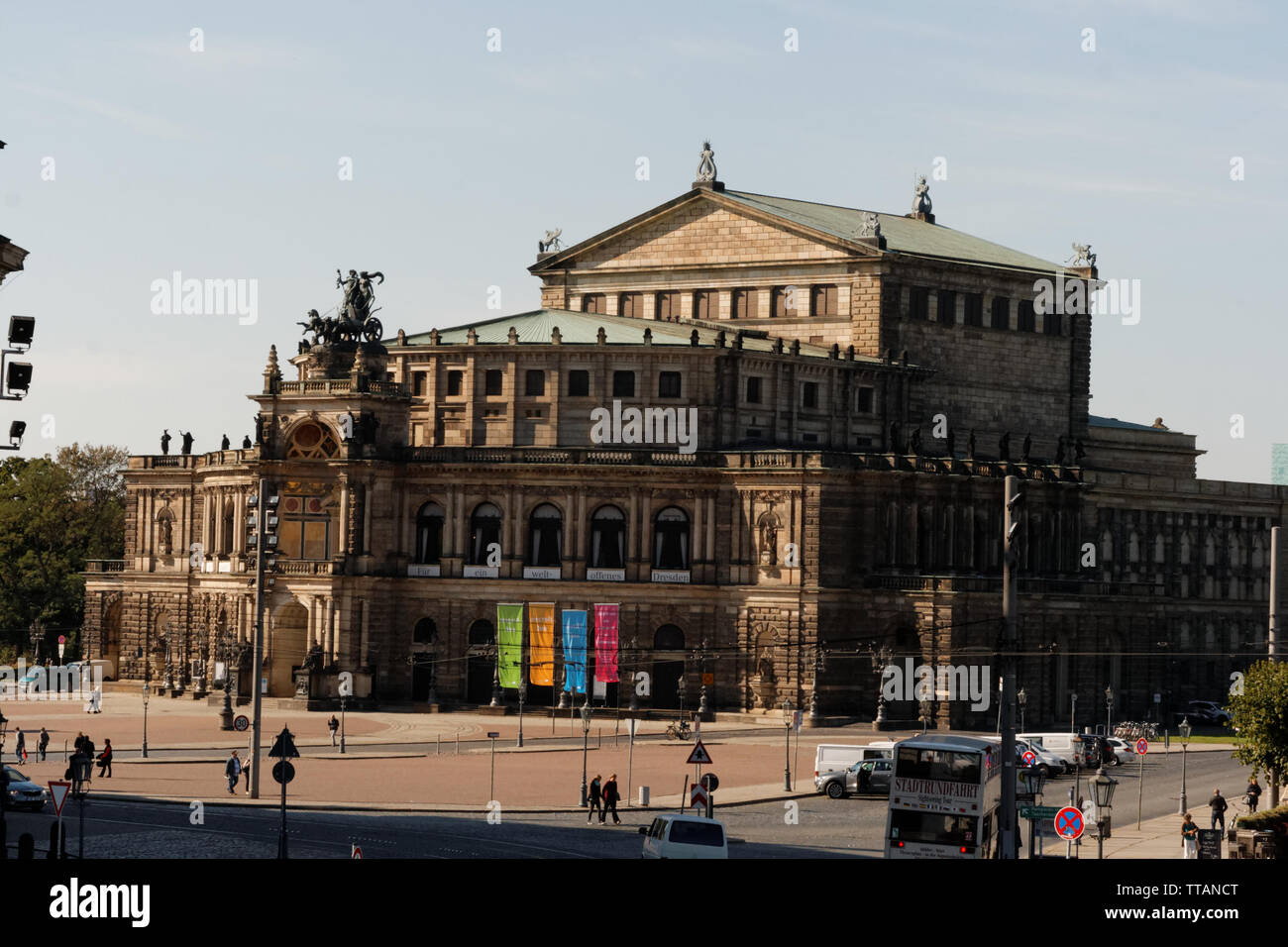 Dresdener oper hi-res stock photography and images - Alamy