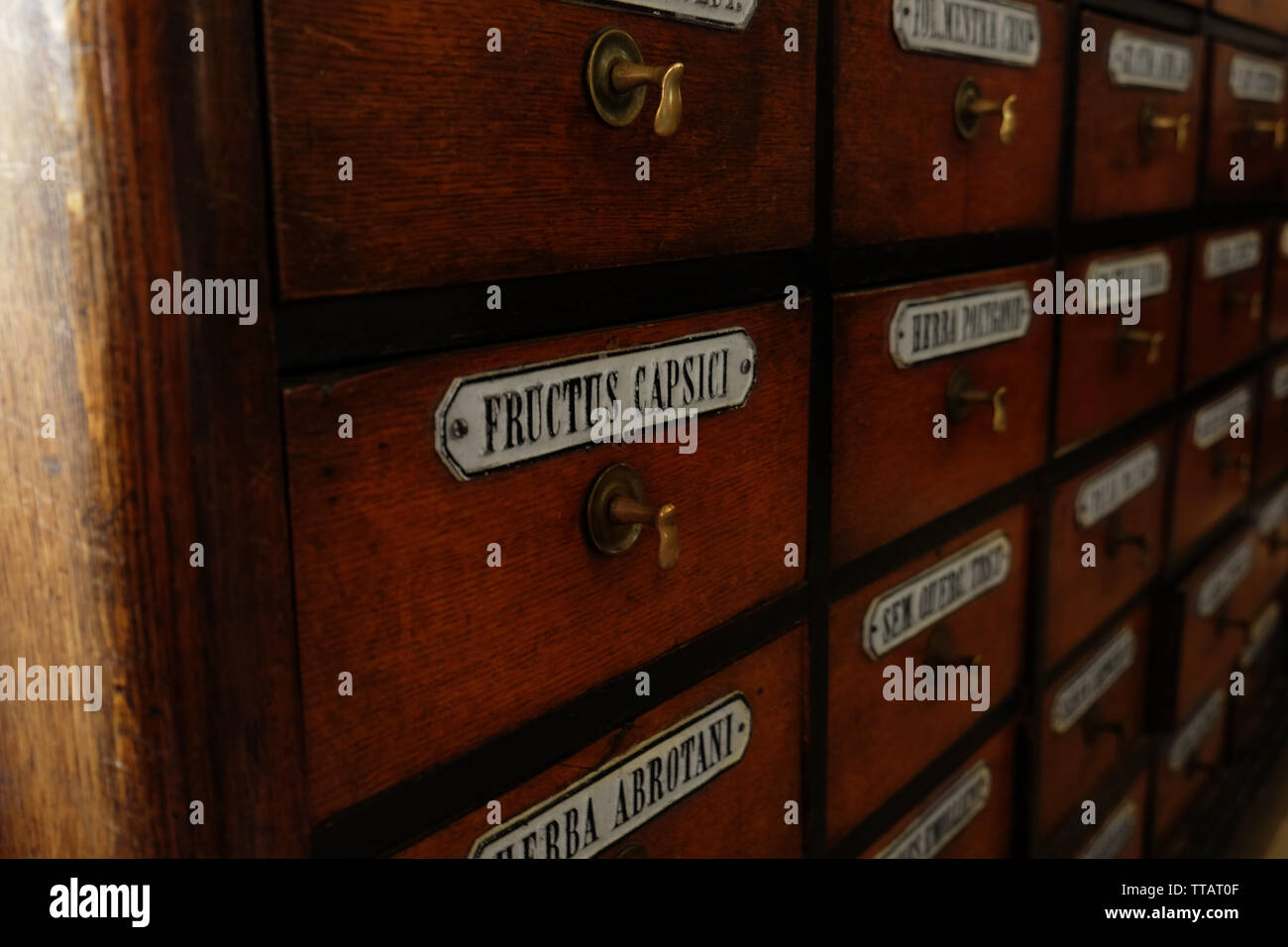 How To Label Wooden Drawers at Zane Stirling blog