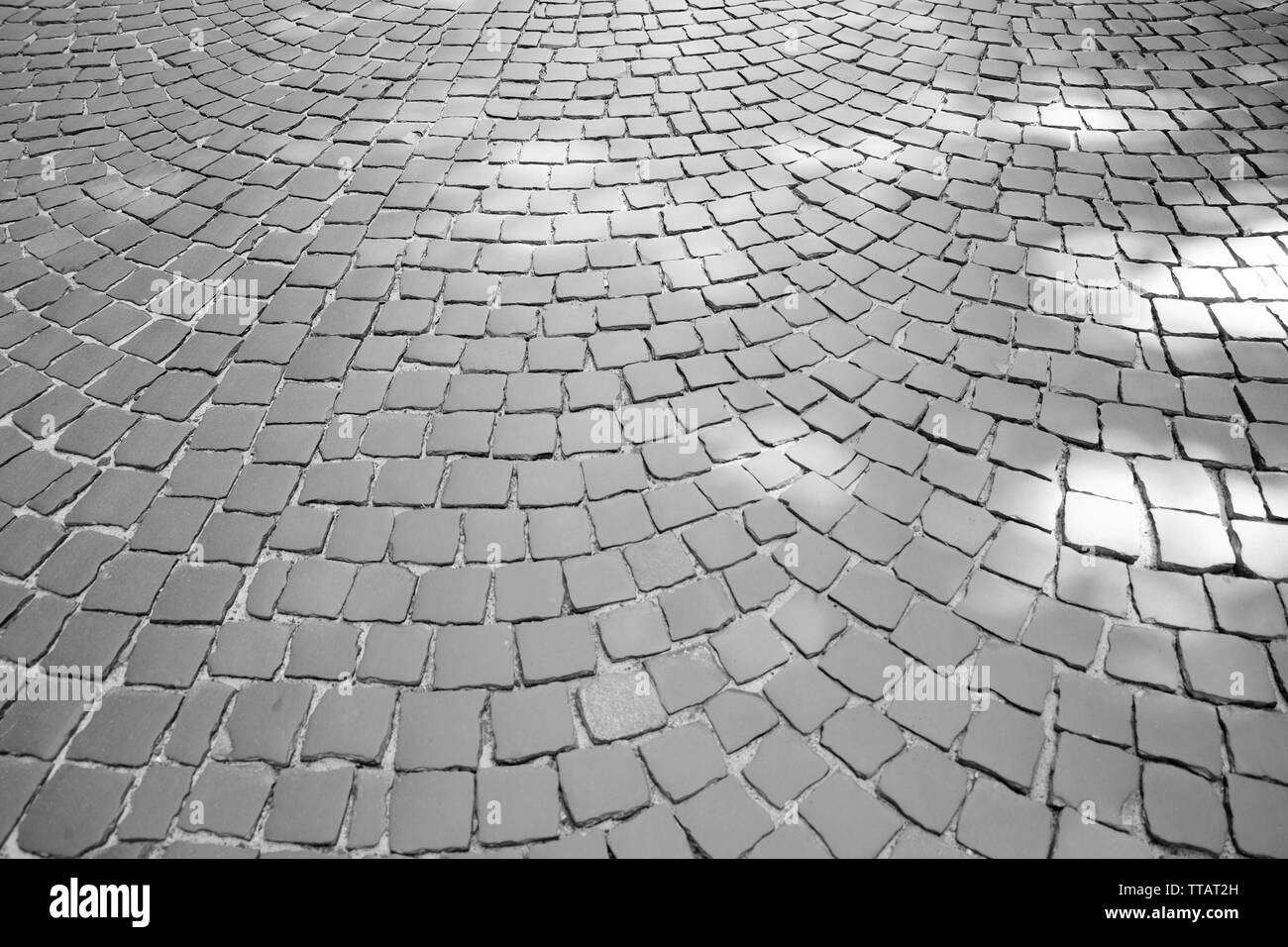 Pathway pavement Black and White Stock Photos & Images - Alamy