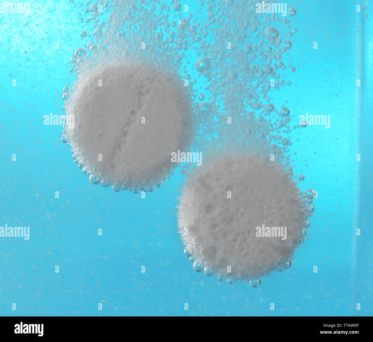 Round effervescent tablets hi-res stock photography and images - Alamy