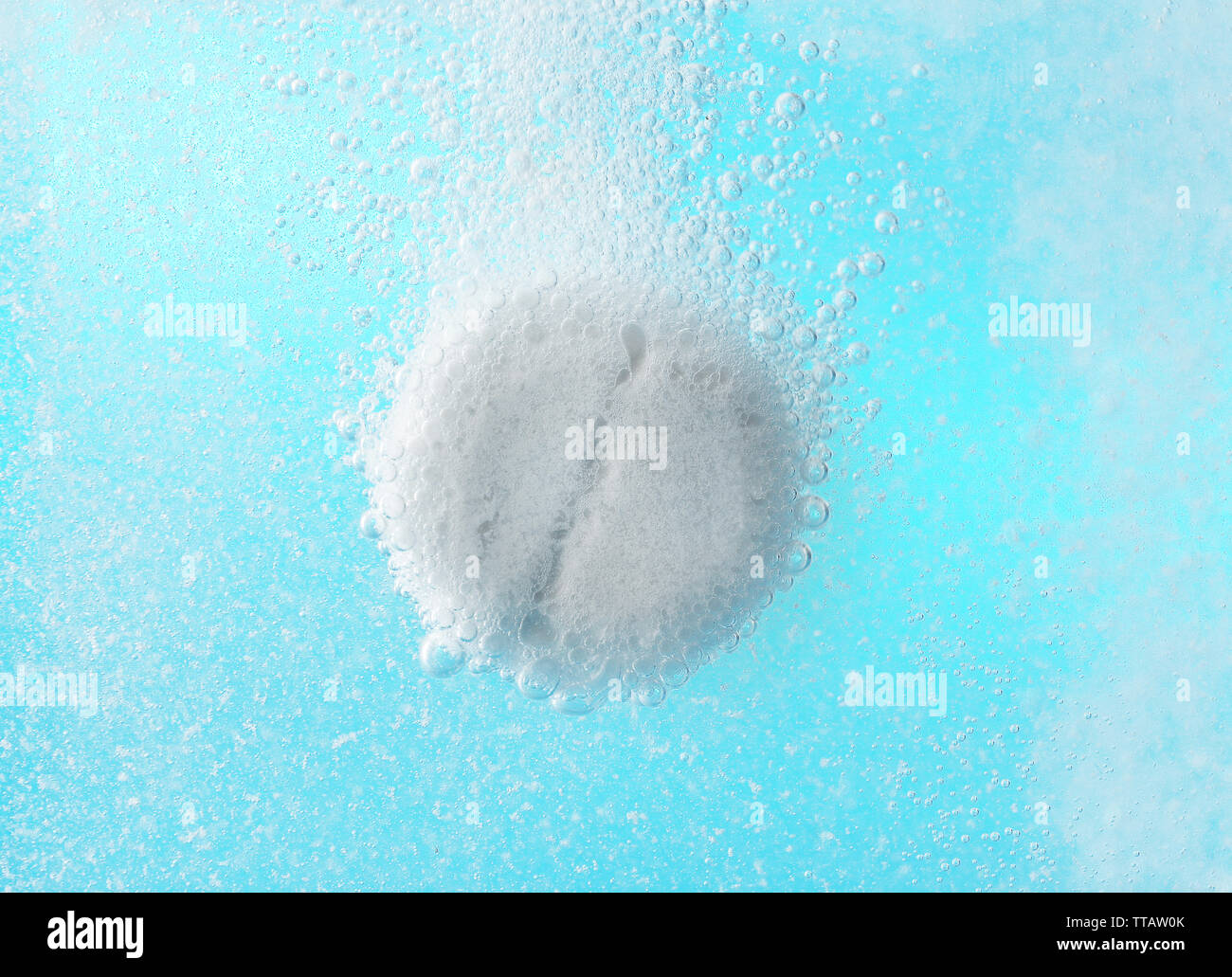 Tablet dissolving in water hi-res stock photography and images - Alamy