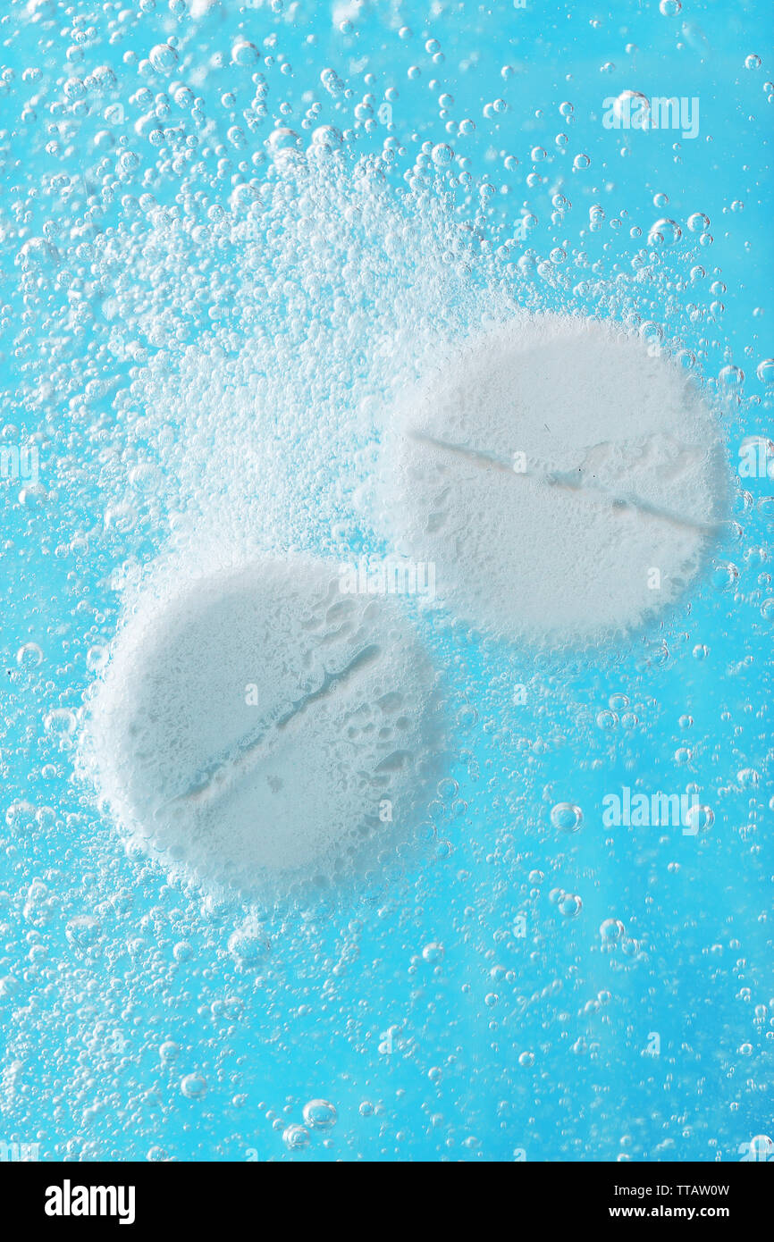 Tablets in water hi-res stock photography and images - Alamy