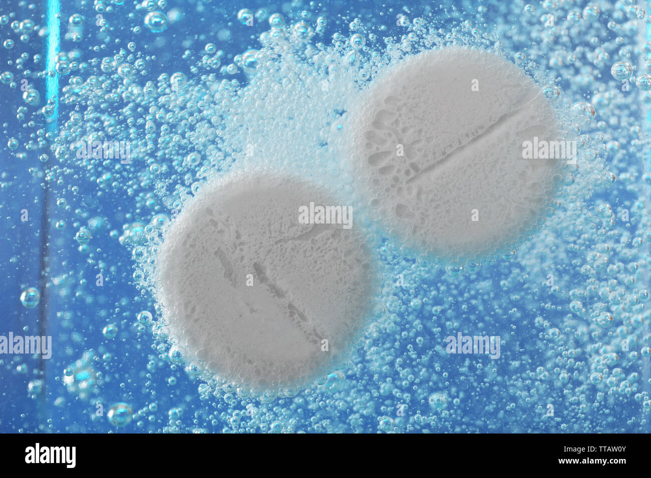 Round effervescent tablets hi-res stock photography and images - Alamy