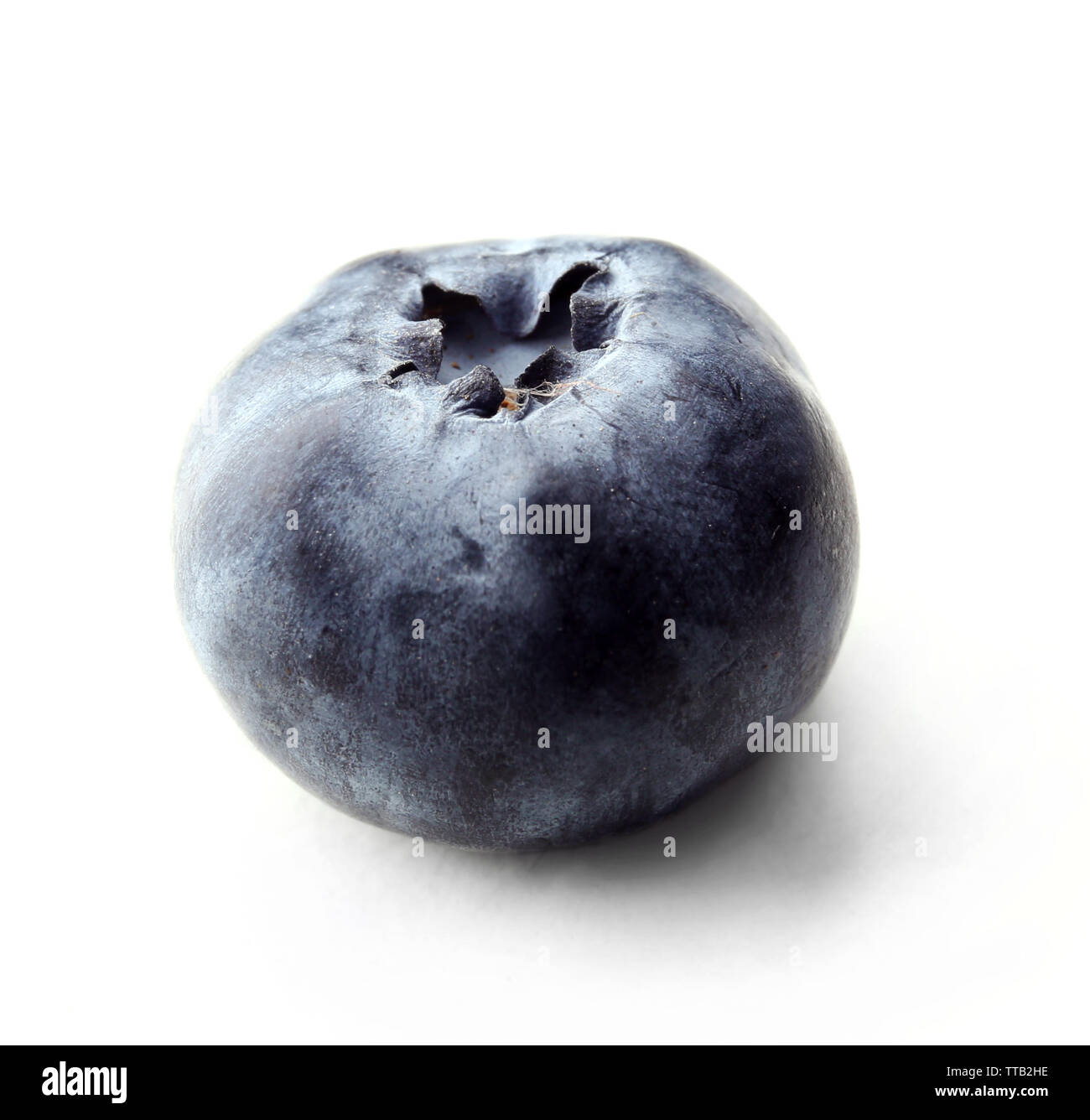 Fresh blueberry isolated on white Stock Photo - Alamy