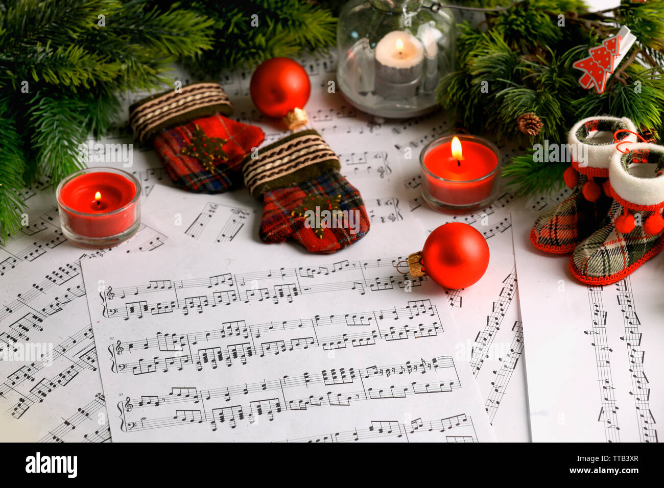 Music notes with Christmas decoration close up Stock Photo - Alamy