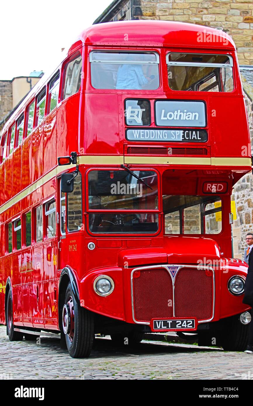 Red bus of london hi-res stock photography and images - Alamy