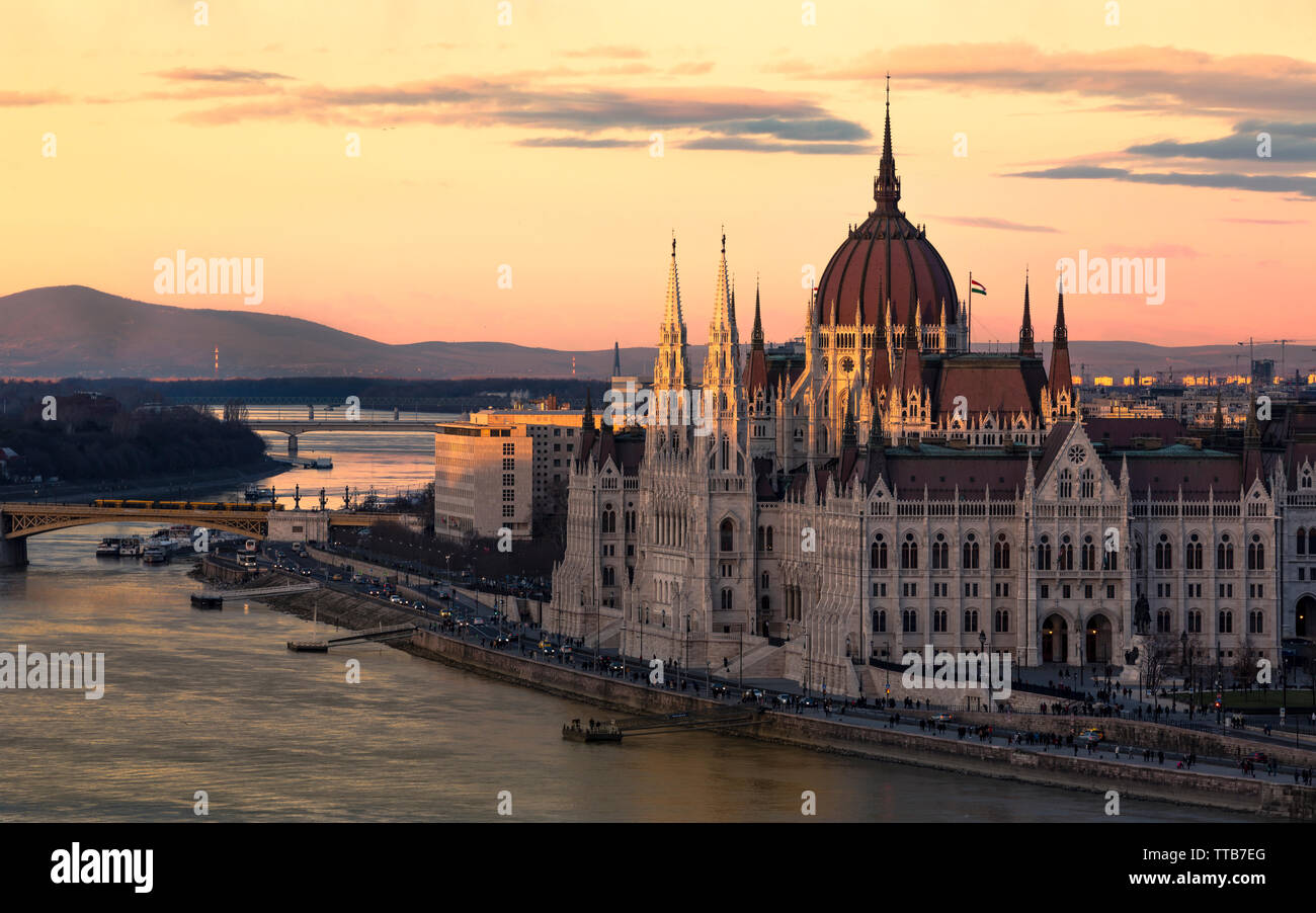 Cityscape of Budapest with bright parliament and Danube river with ...