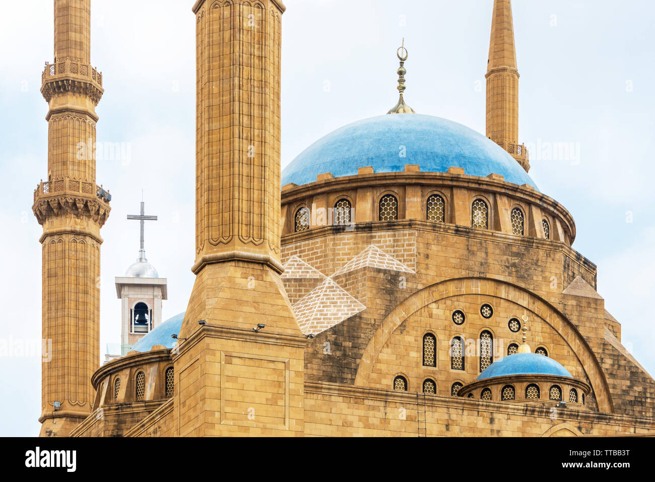 Mohammad Al Amin mosque and St. Georges Cathedral, Central District ...