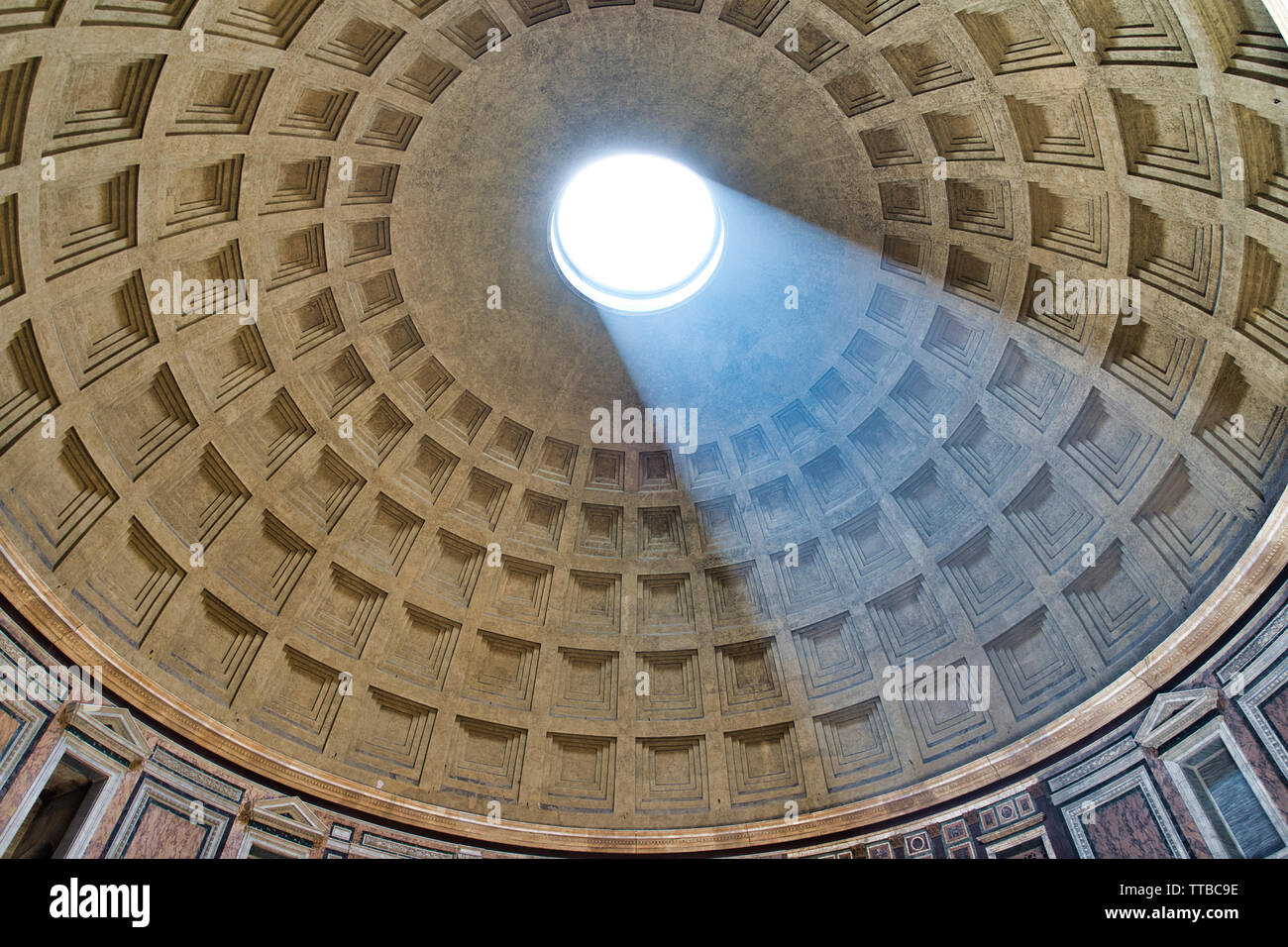 Ceiling circle open window, Pantheon in Rome, Italy Stock Photo - Alamy