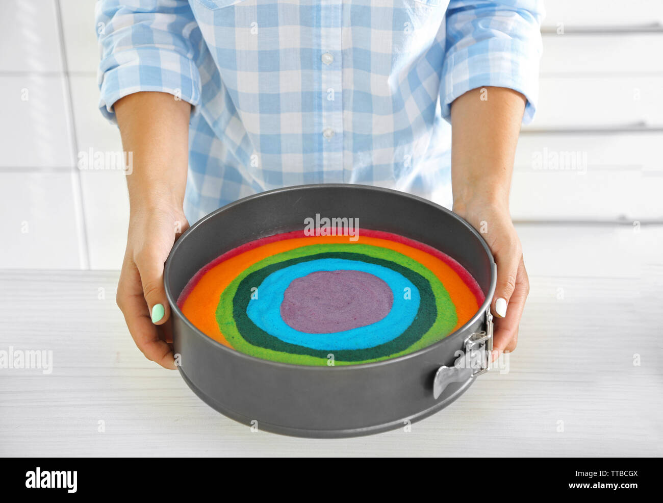Making rainbow cake hi-res stock photography and images - Alamy