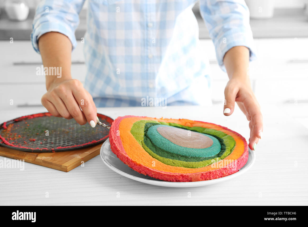 Woman cake form ready in hi-res stock photography and images - Alamy