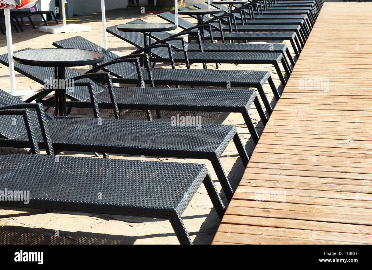 Sunbeds near outdoor swimming hi-res stock photography and images - Alamy