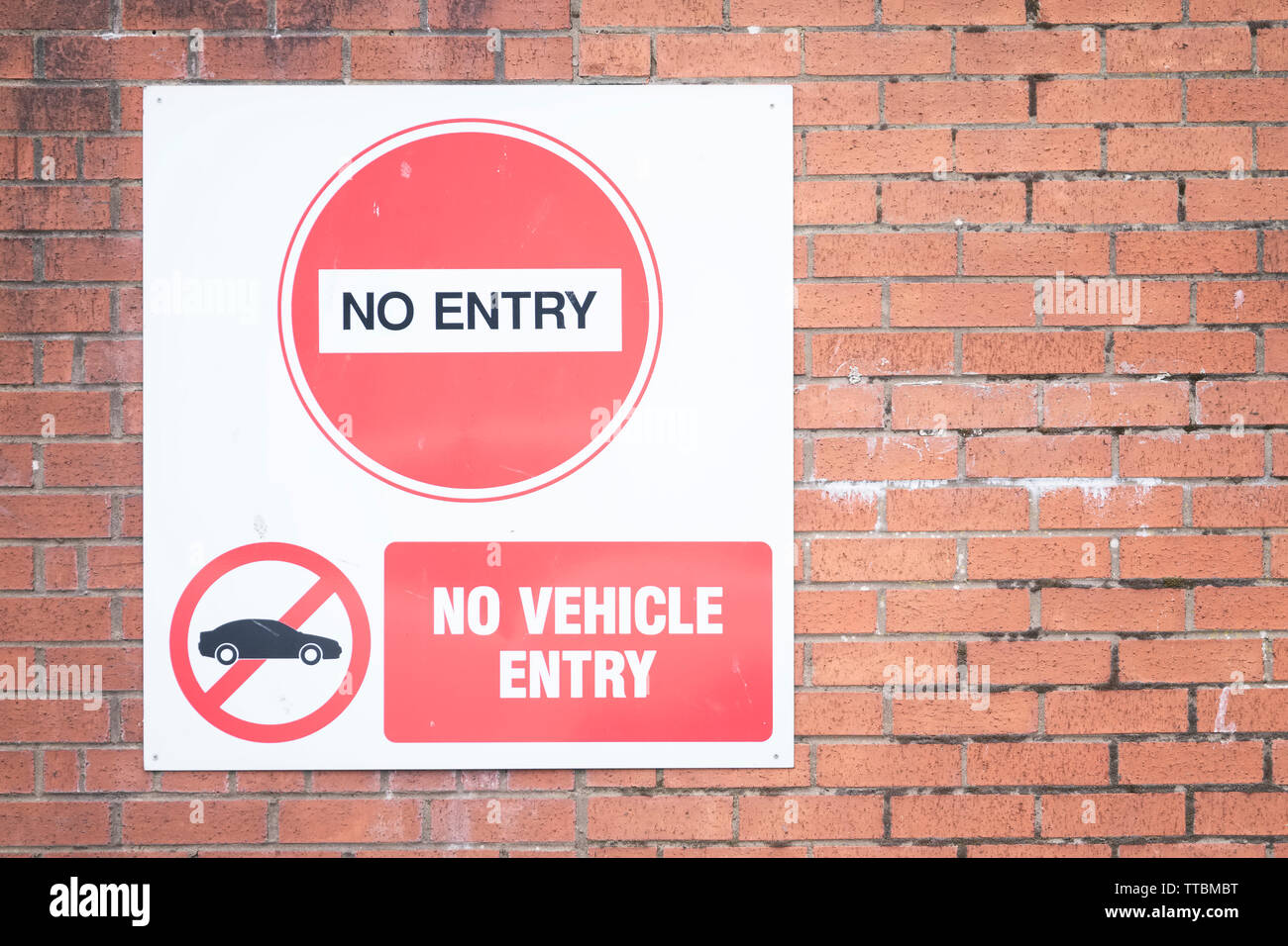 Vehicle entry hi-res stock photography and images - Alamy