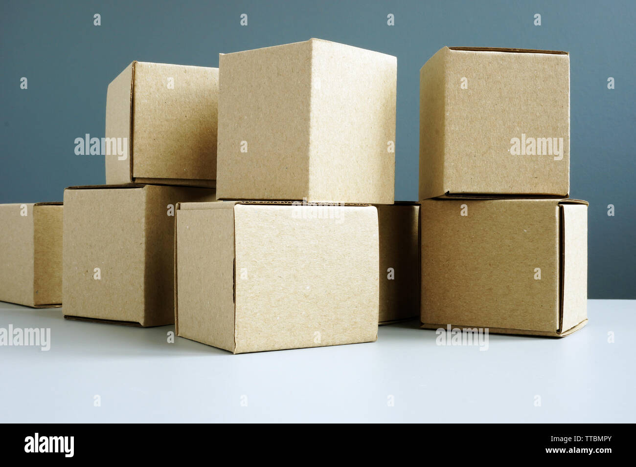 Delivery boxes hi-res stock photography and images - Alamy
