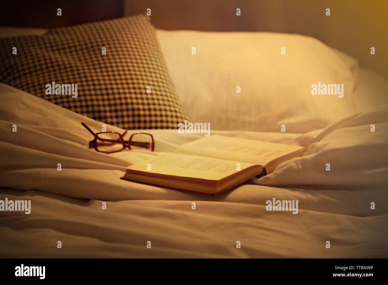 Open book laying down hi-res stock photography and images - Alamy