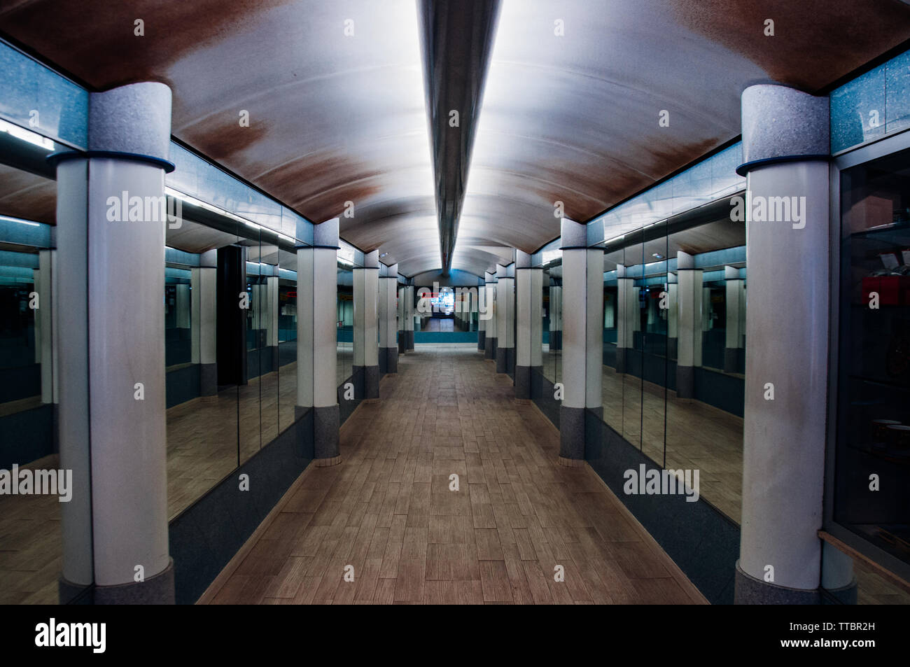 Underpass pathway hi-res stock photography and images - Alamy