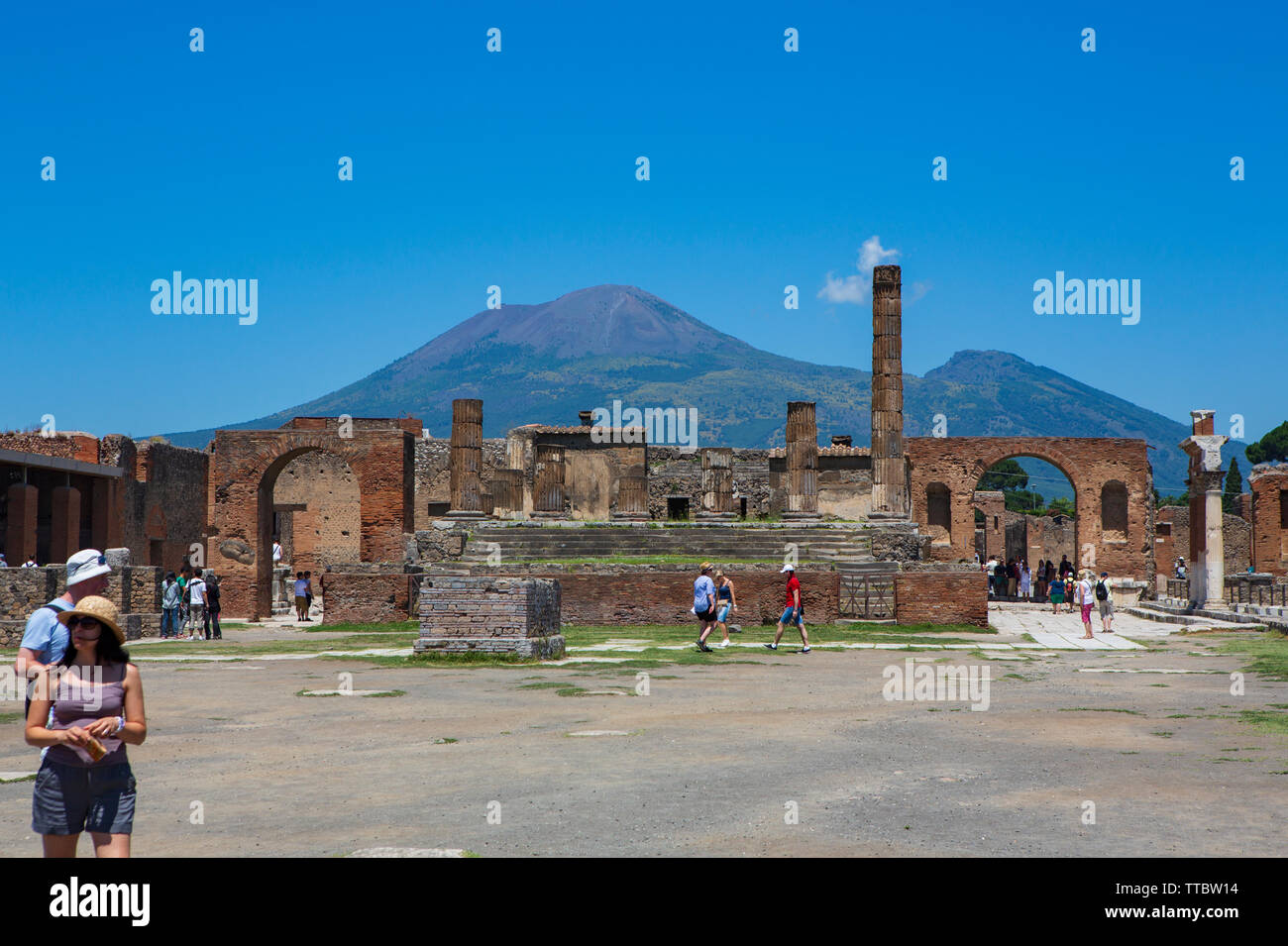 Pompeii in southern italy hi-res stock photography and images - Alamy