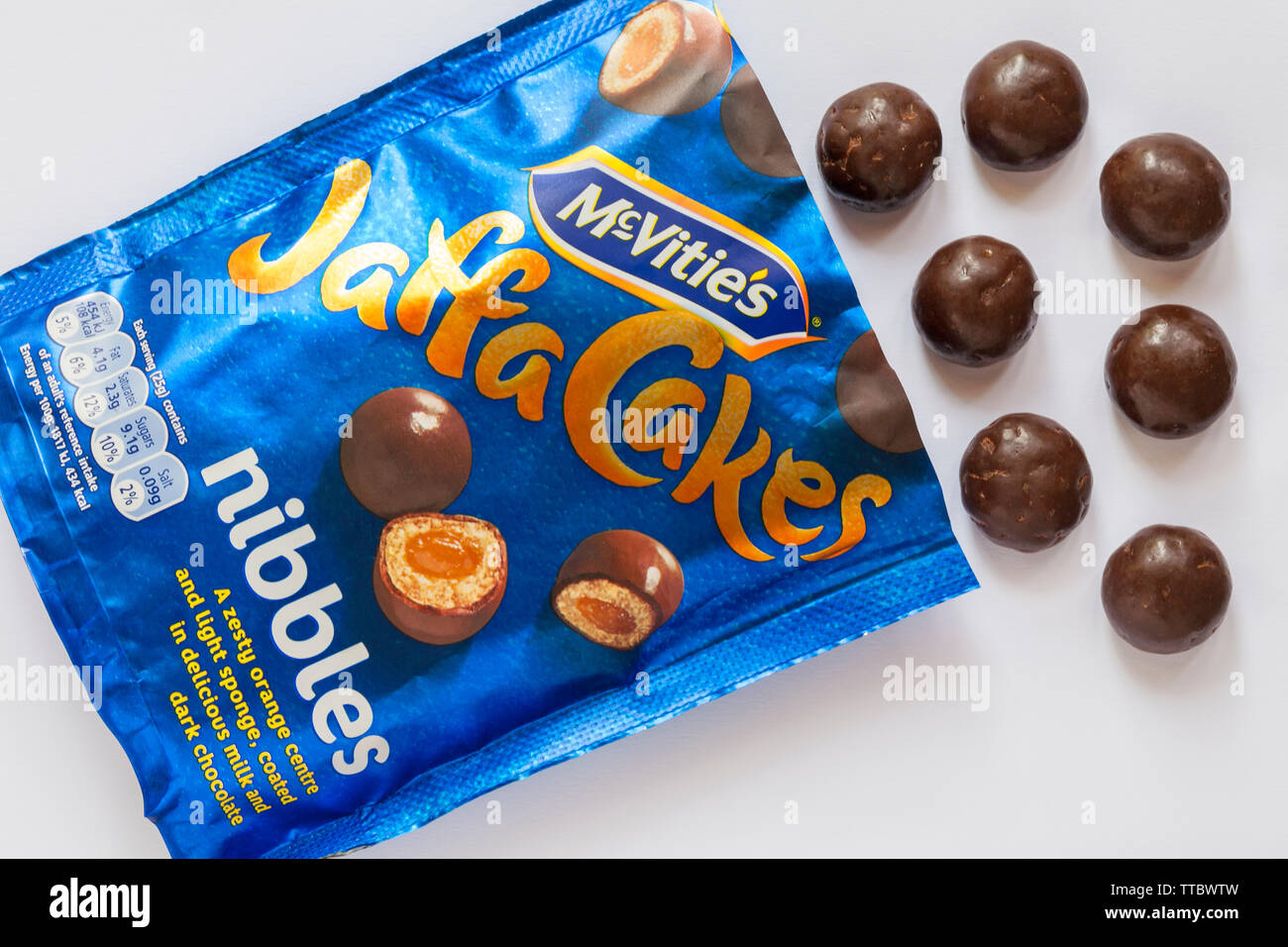 Mcvities jaffa cakes light sponge cakes hi-res stock photography and ...