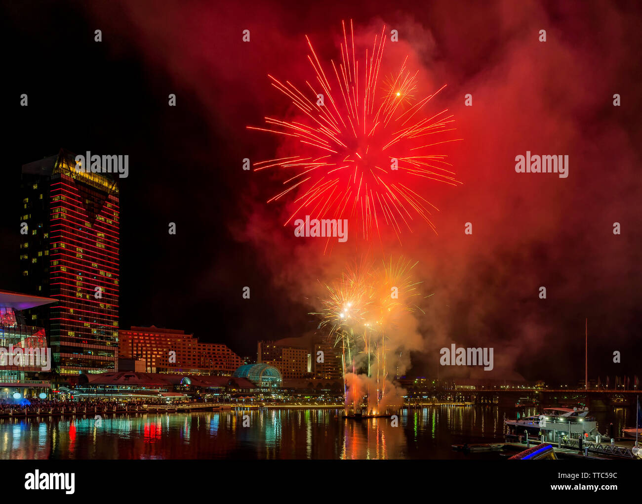 Australian fireworks hi-res stock photography and images - Alamy