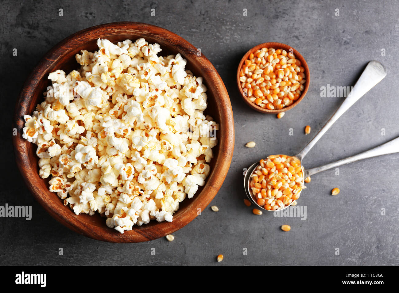 Popcorn and corn beans on dark background Stock Photo - Alamy