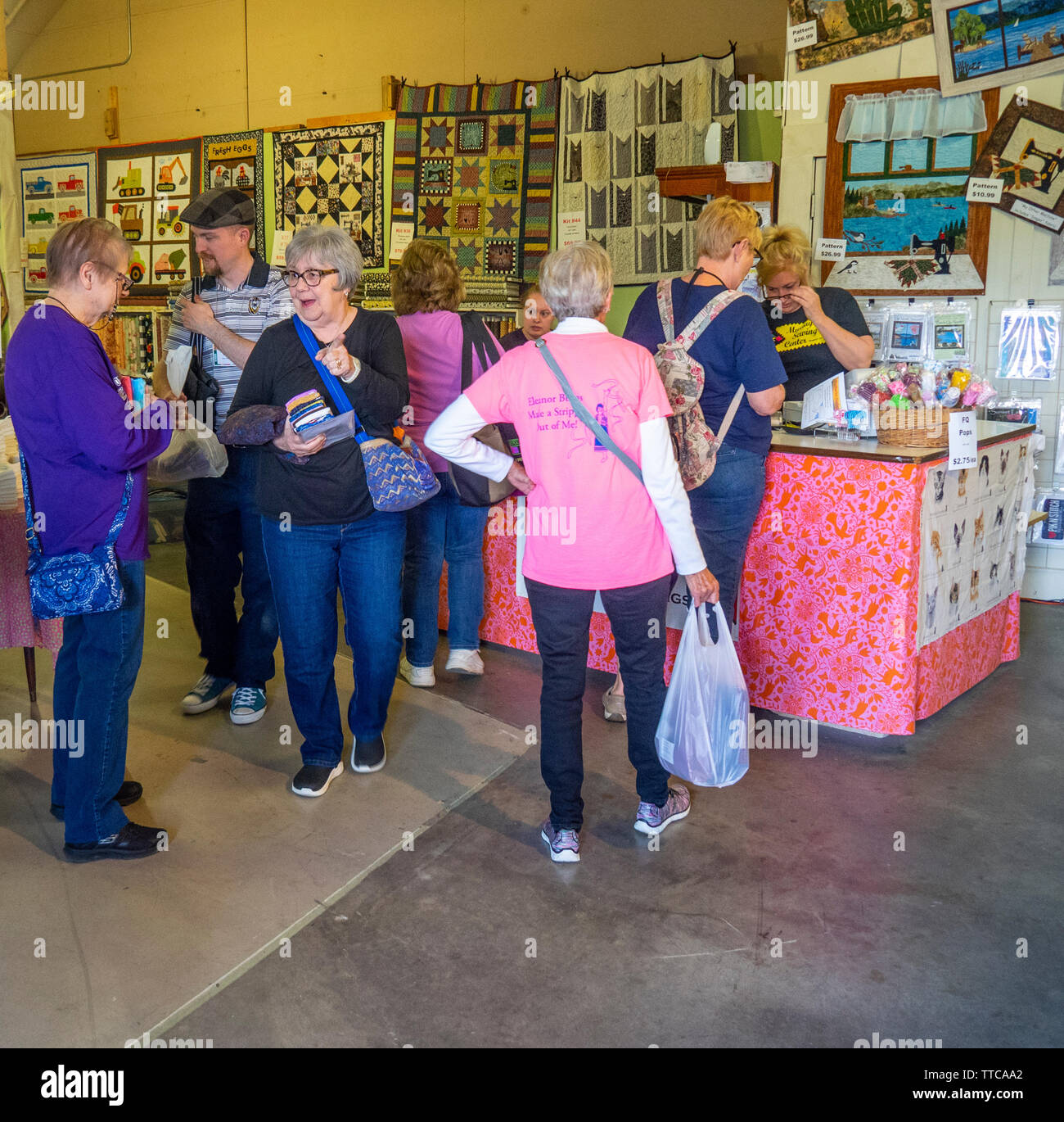 Textile maker hi-res stock photography and images - Alamy