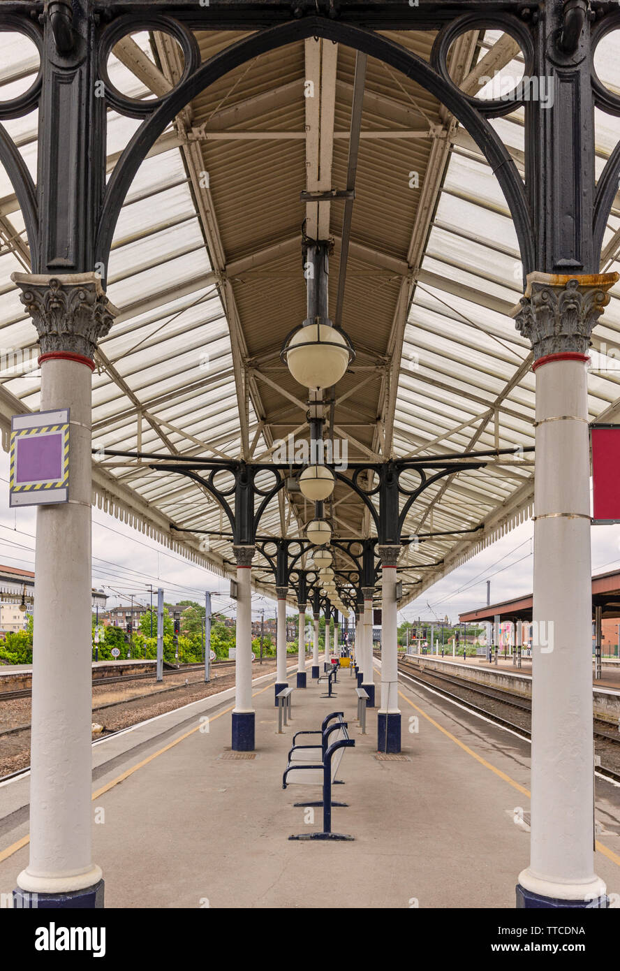 An ornate 19th Century platform canopy at York Railway Station ...