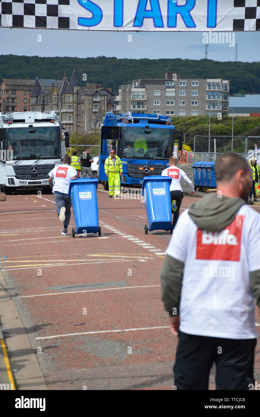Waste vehicle uk truck hi-res stock photography and images - Alamy