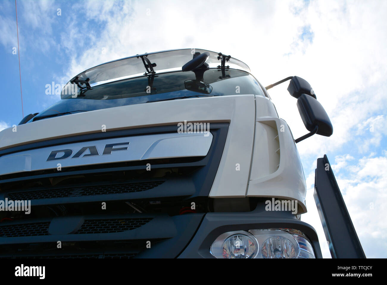 Bin Lorry Racing by the Seaside: Action from the National Refuse ...