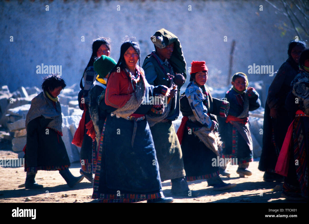 Tibetan pilgrims in Traditional clothing,Shigatse,Tibet Stock Photo - Alamy