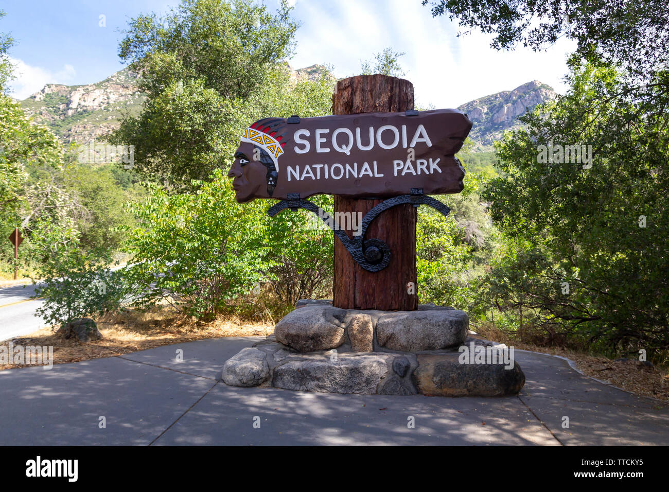 Redwood sign california hi-res stock photography and images - Alamy