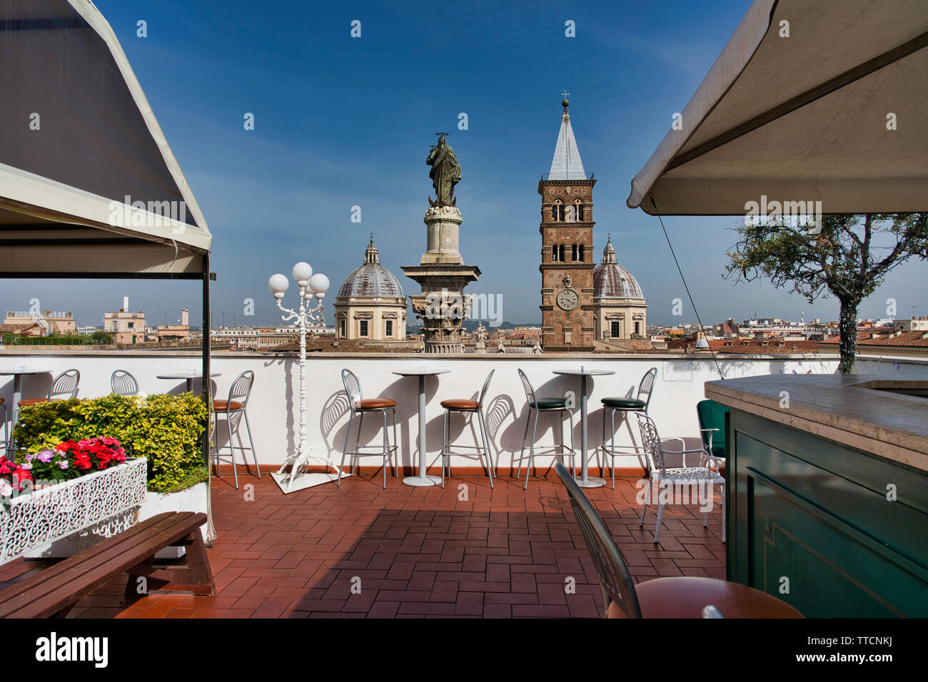 The roof bar hi-res stock photography and images - Alamy