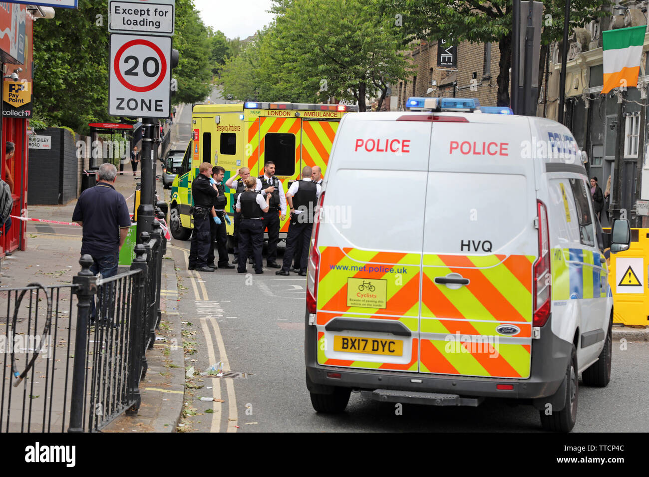 Police searching car hi-res stock photography and images - Alamy