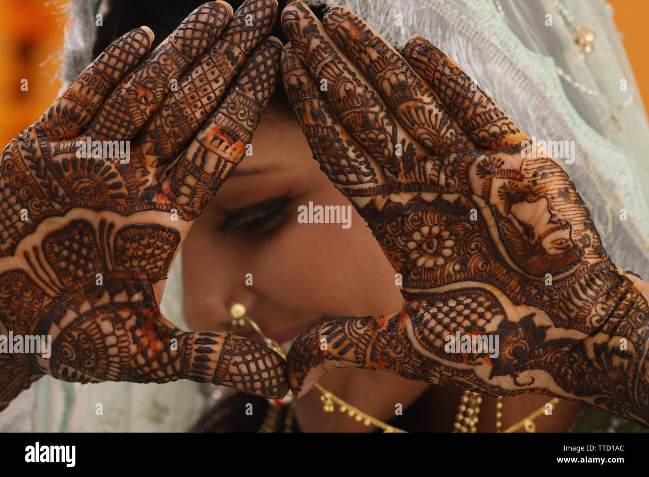 Indian veils hi-res stock photography and images - Alamy