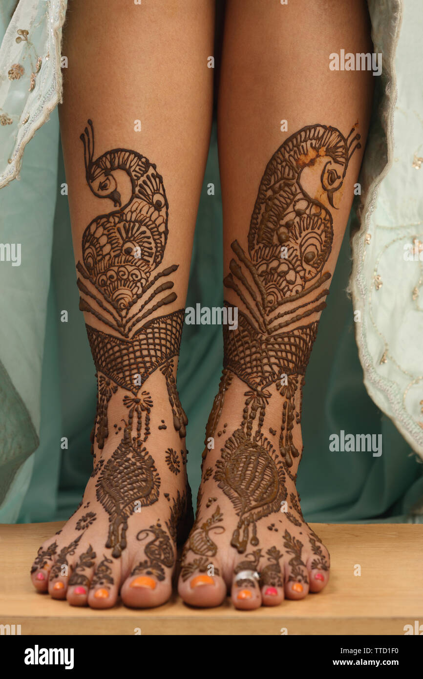 Close up indian bridal feet hi-res stock photography and images - Alamy