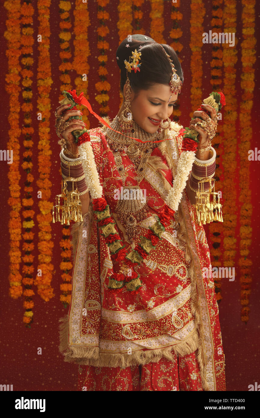 Bridal garland hi-res stock photography and images - Alamy