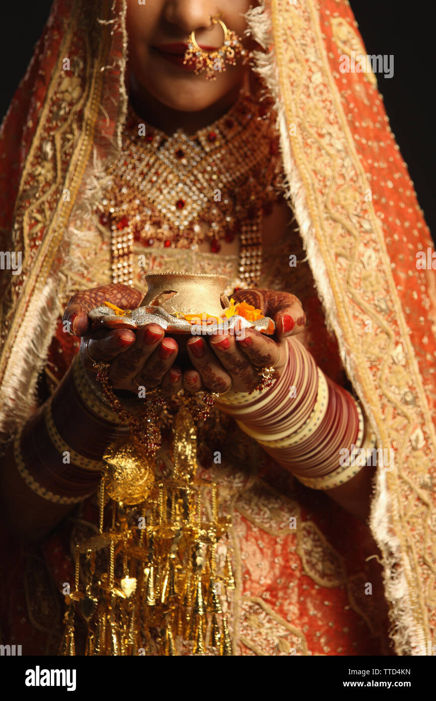 Chuda ceremony hi-res stock photography and images - Alamy