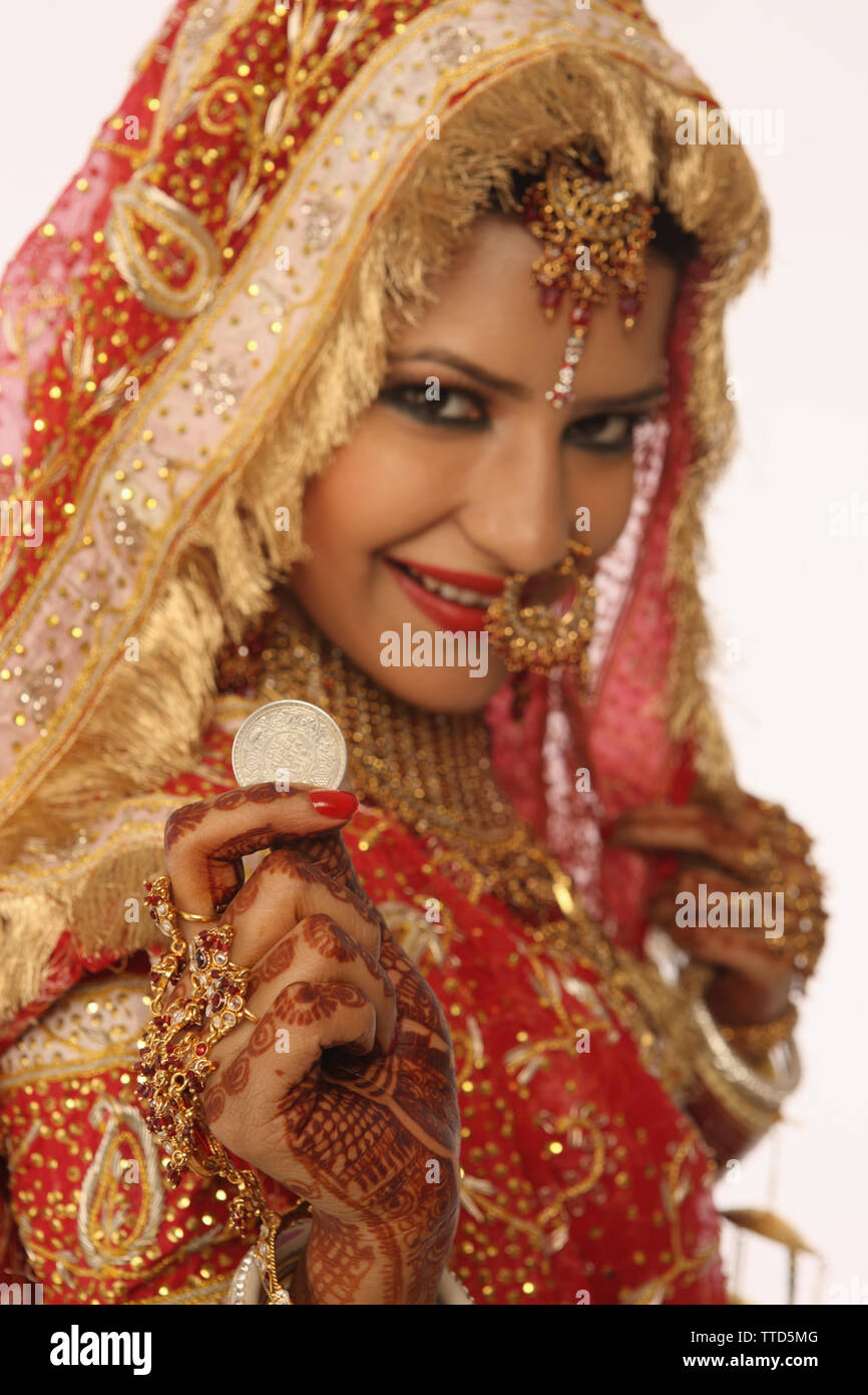 Portrait indian woman bindi henna hi-res stock photography and images ...