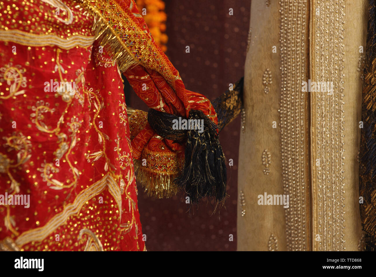 Newlywed Indian couple performing traditional ritual Stock Photo - Alamy